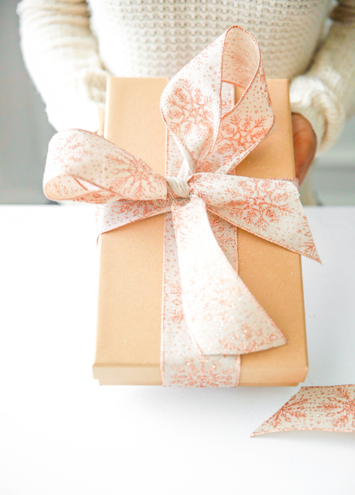 How to Create Beautifully Wrapped Gifts - Style 1519 How to Create Beautifully Wrapped Gifts - Style 1519